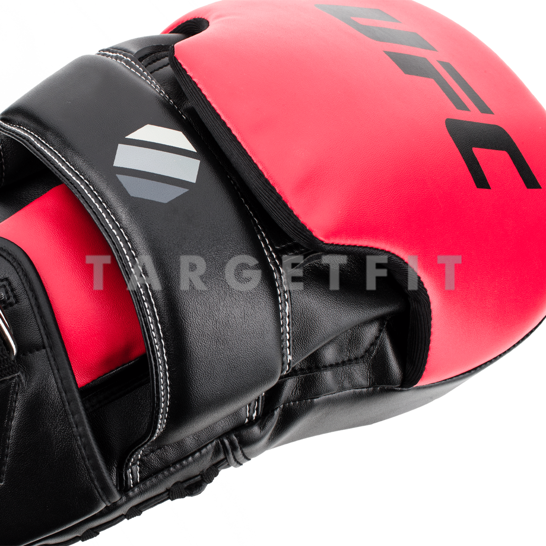UFC Curved Focus Mitt Black Red Long - Fitness Store